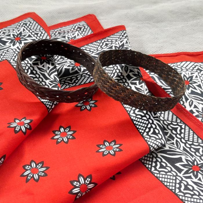 Jual Lenso Adat Dutch Handkerchief Saputangan Belanda, Khusus Kota ...