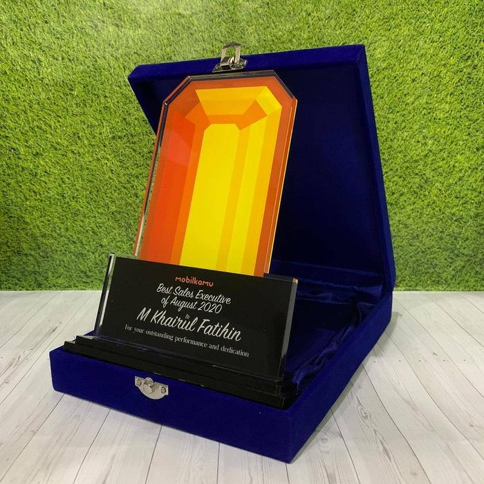 Jual PLAKAT TROPHY ACRYLIC PIALA PIAGAM MEDALI KADO WISUDA PLAKAT ...