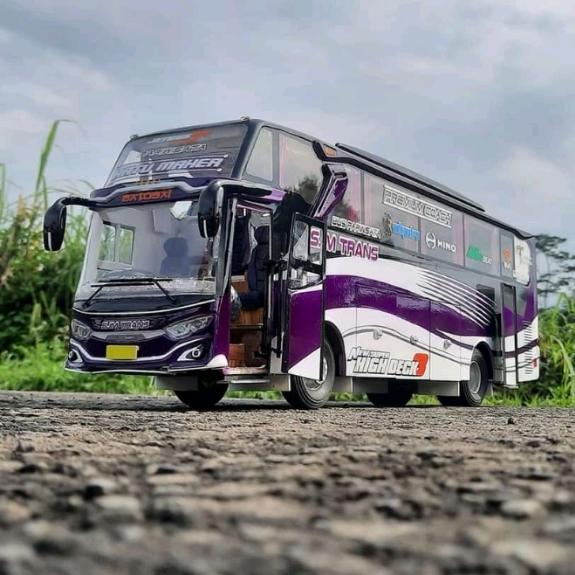 Jual miniatur bus detail sjm trans Ratu Maher skala 1:20 full lampu ...
