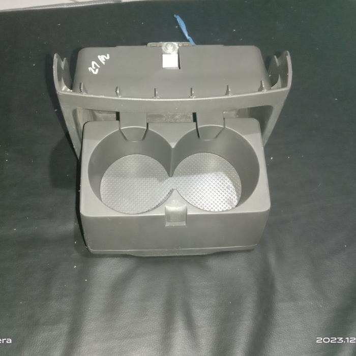 Jual Cup holder Console Box Innova Fortuner Hilux original - Jakarta ...