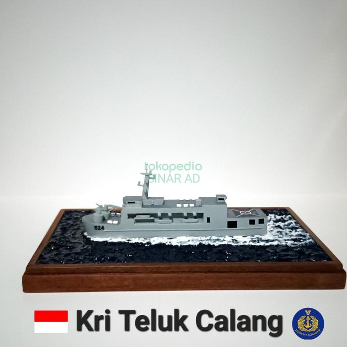 Jual Diecast/Diorama/Miniatur Kapal perang Transport KRI Teluk Calang (524) - Kab. Tangerang ...