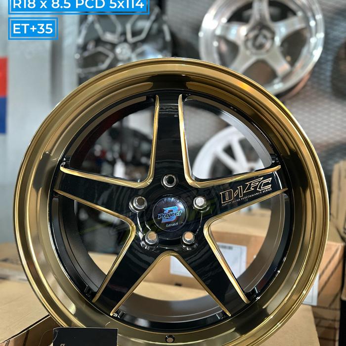 Jual Velg Mobil Lenso D 1FC Ring 18 x 8.5 PCD 5 x 114 Innova Hrv crz ...