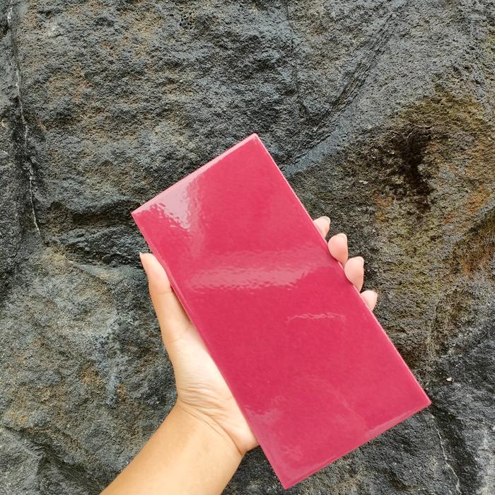 Jual Keramik Mustika Merah Fanta Glossy Non Bevel Keramik Dinding ...