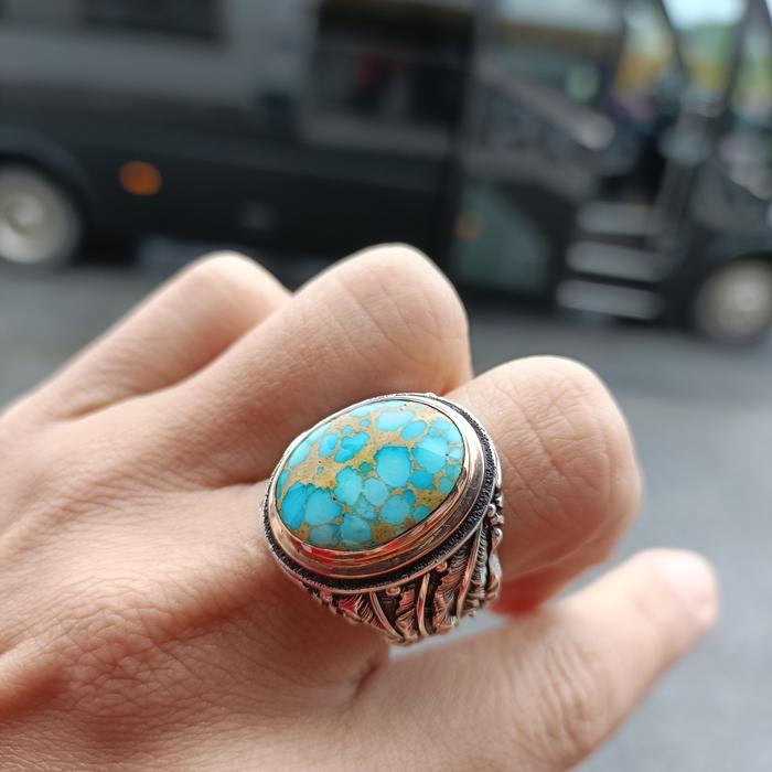 Batu Pirus Urat Emas