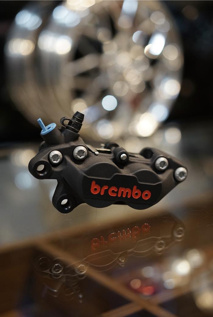 Jual Kaliper Brembo 4 Piston 1 Pin Black ORIGINAL Universal Vespa - Jakarta Selatan - Scooter ...
