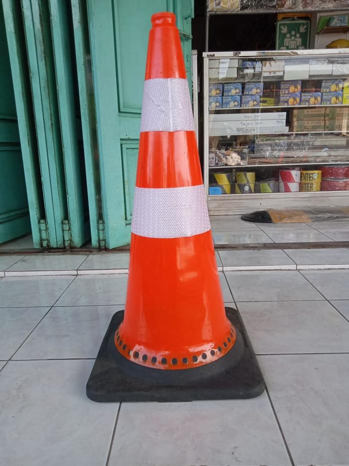 Jual Traffic Cone / Kerucut Orange / Safety Cone 75 cm Karet - Alas Hitam - Scotlight Saja - Kab ...