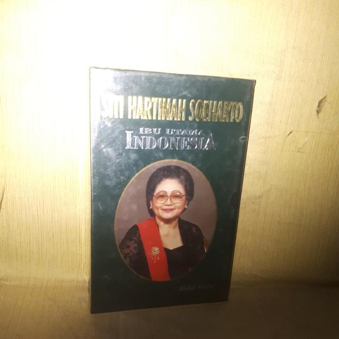 Jual SITI HARTINAH SOEHARTO IBU UTAMA INDONESIA - Jakarta Barat - holik ...