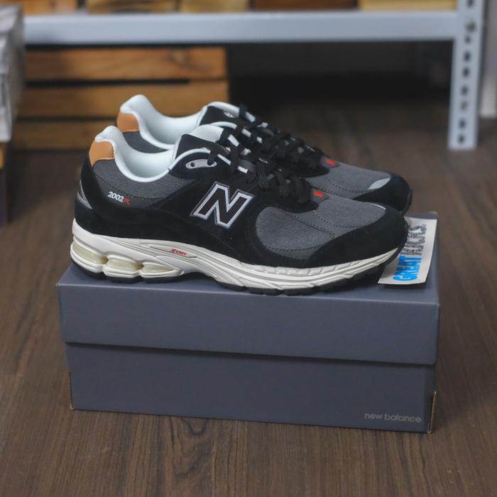 Jual New Balance 2002R Corduroy Pack Black White Original 2002 M2002REB ...