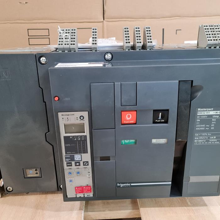 Jual Air circuit breaker ACB schneider 3p 4p 3 pole 4 pole 50ka 65ka fixed - Jakarta Pusat ...