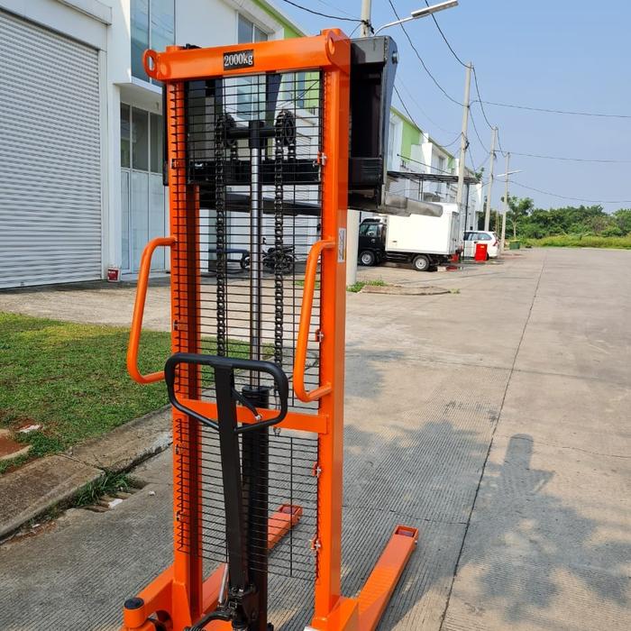 Jual hand lift 2 ton .1.5 ton sudah di lengkapi dengan brake atau rem ...