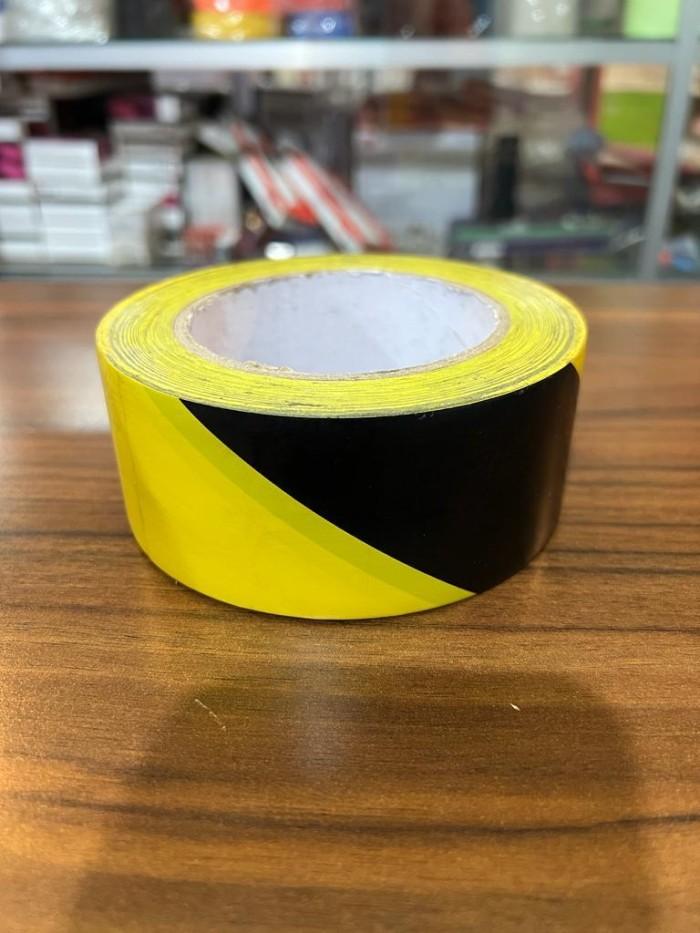 Jual Lakban Lantai 24 mm x 33 M Floor Tape Pvc Kuning Hitam Bahan Tebal - Jakarta Barat - pusat ...