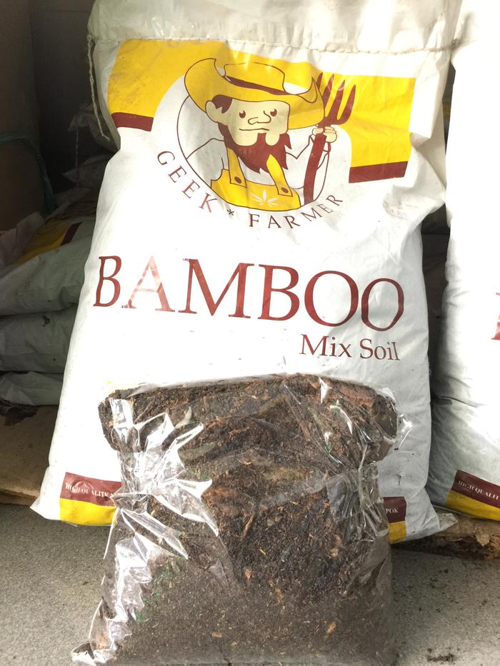 Jual Media Tanam Bamboo Mix Soil Tanah Humus Bambu Repack 2 Liter ...
