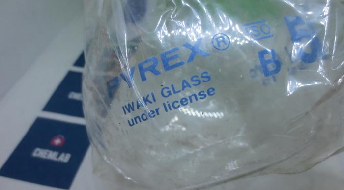 Jual Volumetric flask Pyrex: IWAKI Volume : 500 ml Class B, CLEAR, Blue ...