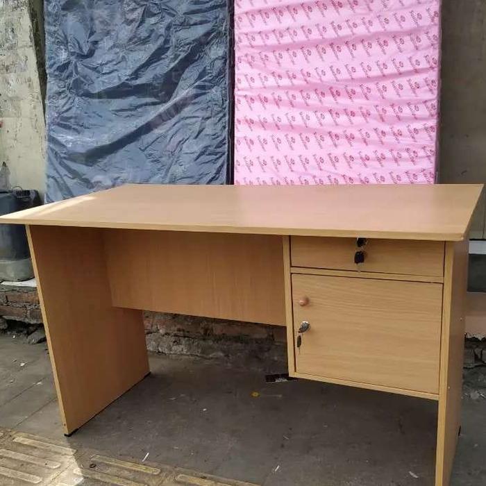 Jual Meja Tulis / Meja Kantor / Meja Kerja Big Panel - Kota Bandung ...