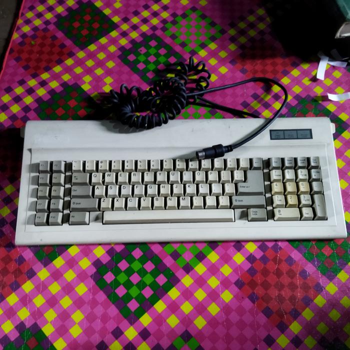 Promo keyboard komputer mechanical jadul tahun 80 an - Kota Salatiga ...