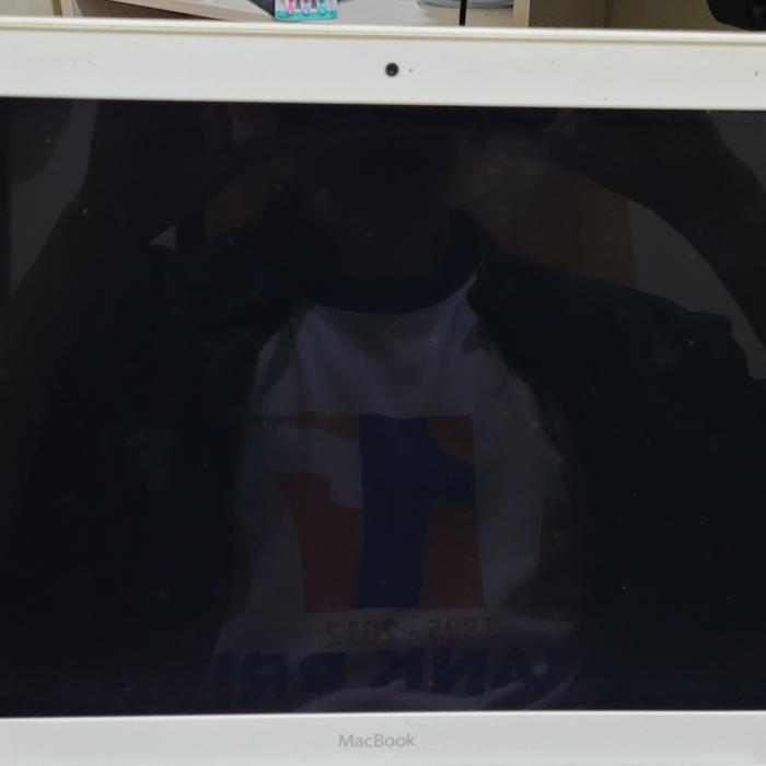 Jual [rusak] MacBook A1342 2009 (bisa sparepart display, keyboard ...