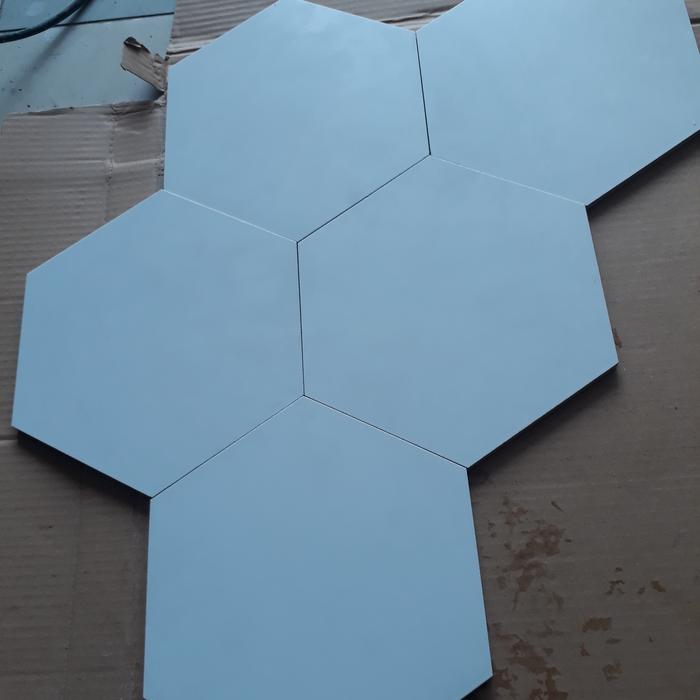 Jual Granit hexagonal 26 x 30 cm warna putih polos - Kab. Bogor - indra ...