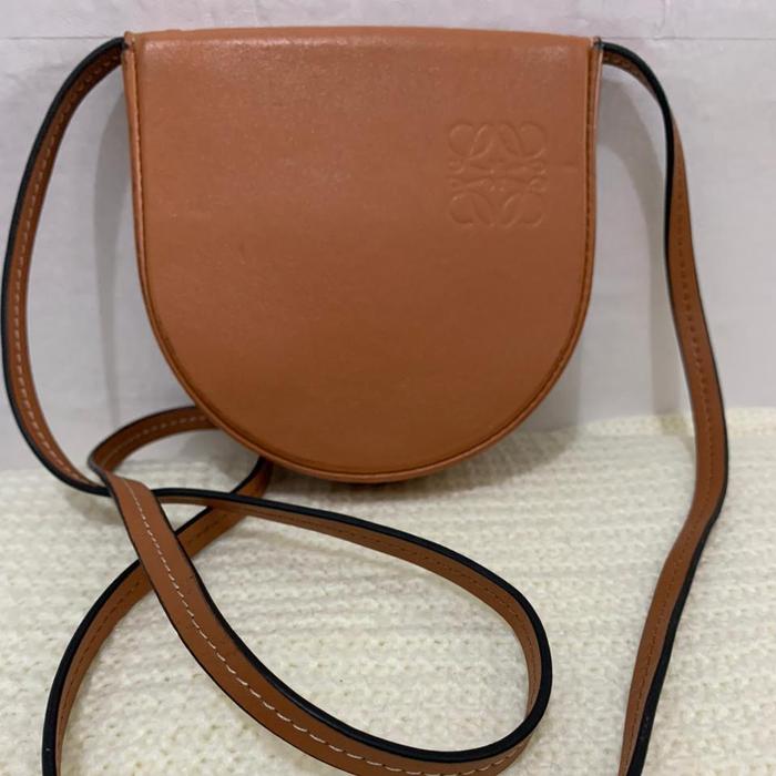 Jual Tas loewe heel small cross body - Kab. Tangerang - QiBiLStore ...