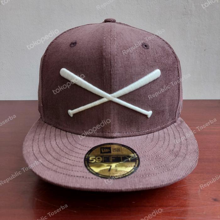 Jual Topi New Era 59fifty Justfitteds Crossed Bats 2022 Christmas Rare ...