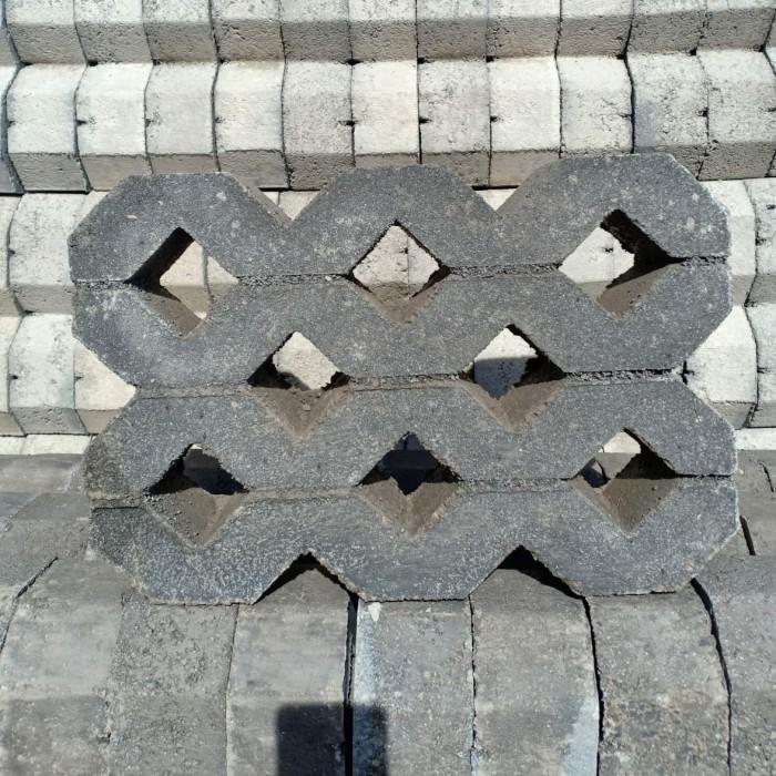 Jual Grass Block Paving Rumput 45 x 30 x 8 cm Grassblock Press Hidrolik ...