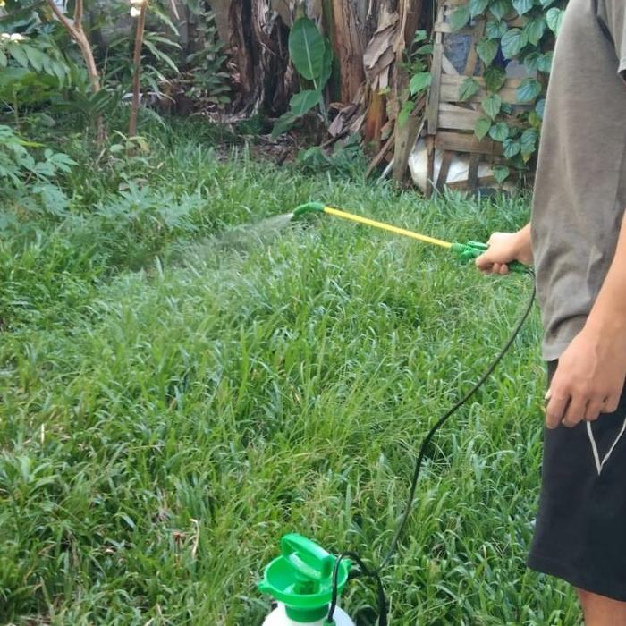 Jual Cairan Pembasmi Rumput Liar & Gulma / Obat Rumput / Racun Rumput ...