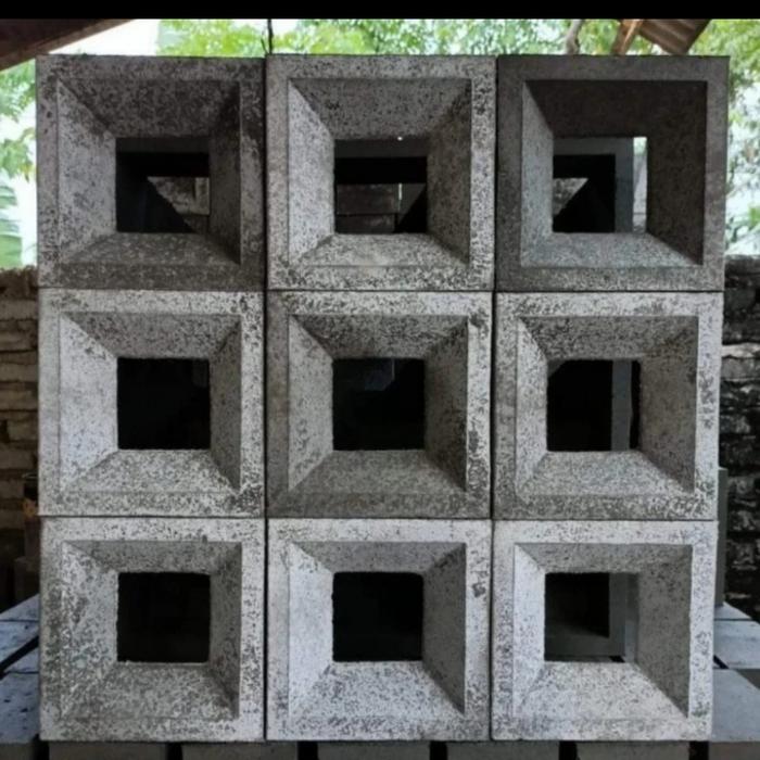 Jual roster beton buat pentilasi udara,hias,sekat,pagar tembok - Abu ...