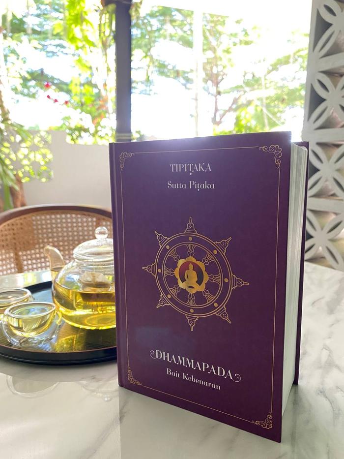 Jual Kitab Suci Tipitaka Dhammapada Atthakatha Di Seller Hachi ...
