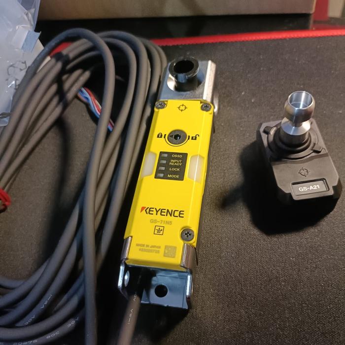 Jual Keyence Safety Interlock Switches GS-71N5 NPN Cable 5 M GS-A21 - Jakarta Barat - Mitra ...