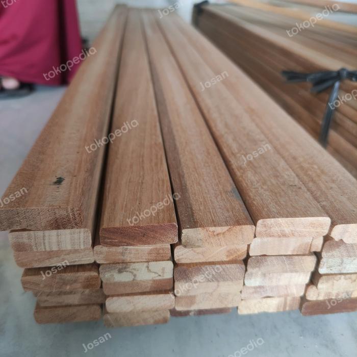Jual KAYU LIS TIPIS PARTISI BACKDROP DECK BENGKIRAI SERUTAN HALUS 120 ...
