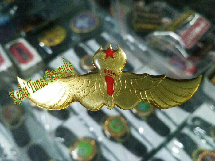 Jual Wing Lencana Brevet Pramuka Tapak Merah Hitam Etsa - Tapak Hitam ...