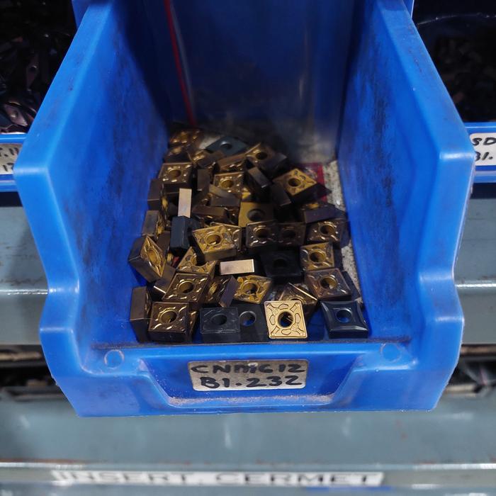 Promo Insert CNMG 1204 Bekas Pahat Bubut CNMG 12 04 Mata CNMG12 Seken Mulus Gratis Holder ...