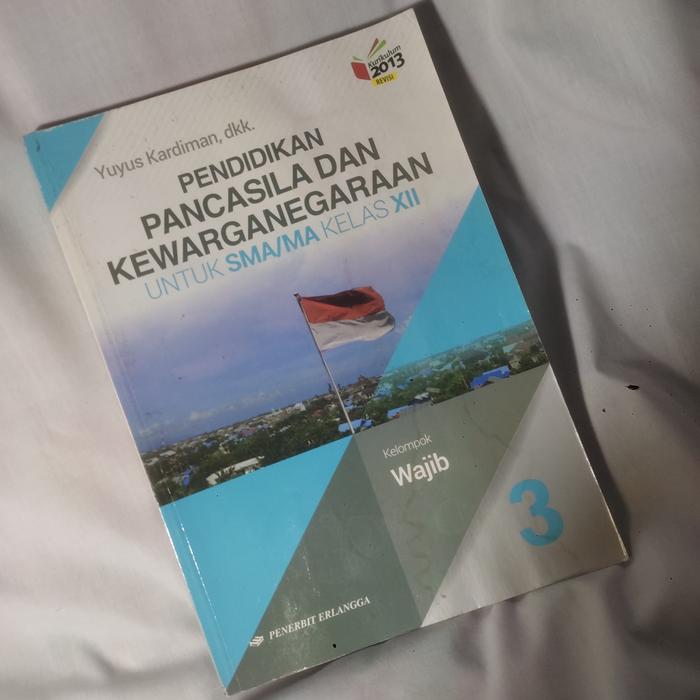 Jual buku pendidikan Pancasila dan kewarganegaraan untuk sma kelas 3 ...