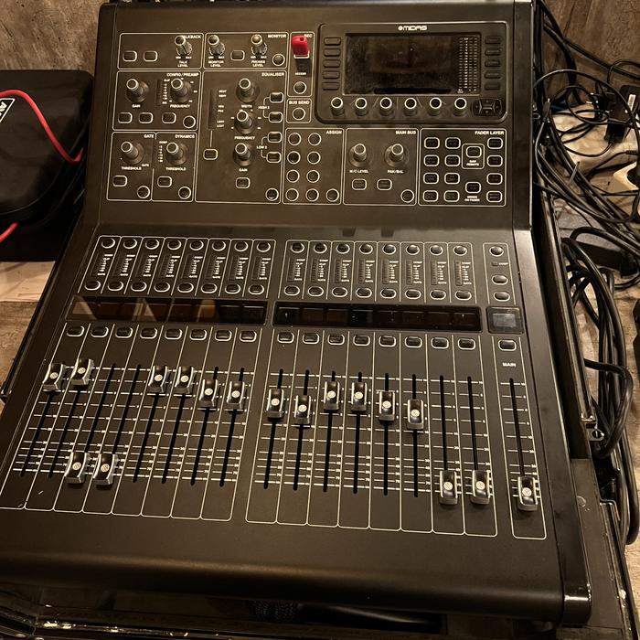 Jual Mixer sound midas m32r /m32 + dl32 bukan behringer yamaha tascam ...