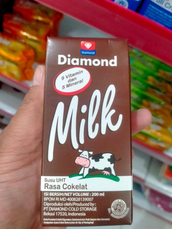 Jual Diamond Milk Susu UHT 200 ml - Strawberry - Kota Bekasi - Toko ...