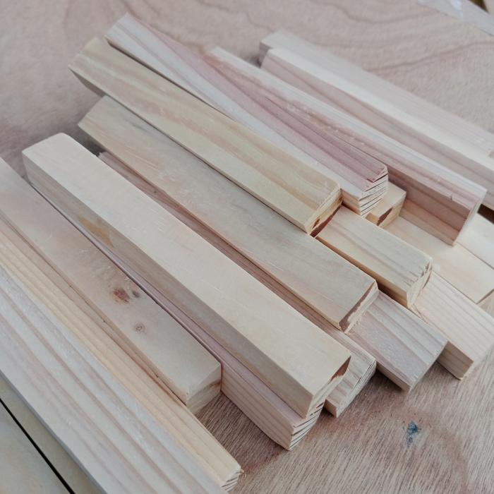 Jual Balok Mini / mini block kayu Pinus/Jati Belanda ukuran 1,5 x 2x 15 ...