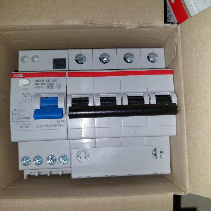 Jual RCCB RCBO ELCB DS204 32A 4p 2CSR254001R1324 ABB - Jakarta Pusat ...
