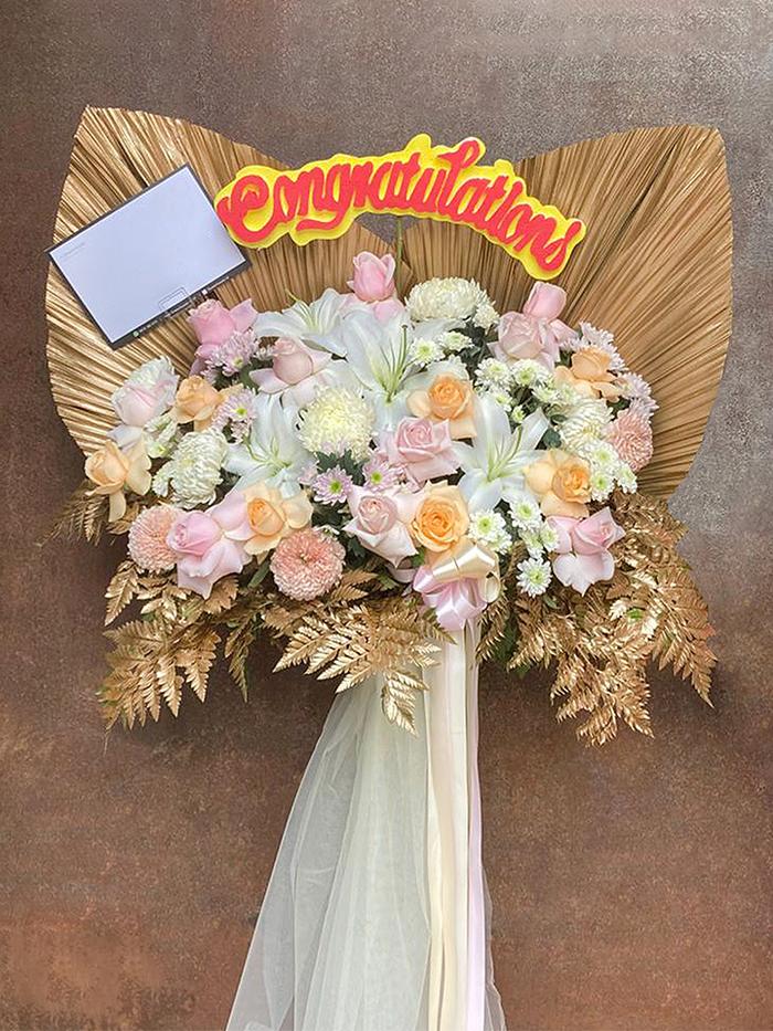 Rangkaian Bunga Wedding Rangkaian Bunga Depan Altar Wedding Edition