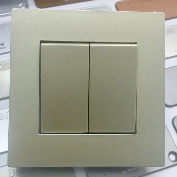 Jual BOSS/ Saklar Seri Boss B1032/1/2A WARNA - Titanium Gold - Jakarta ...