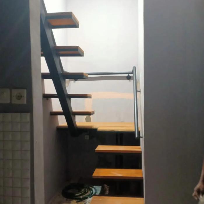 Jual tangga besi pijakan kayu - Kota Bekasi - las putra jaya | Tokopedia