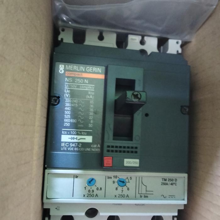 Jual Mccb NS250N 3p 250A Merlin Gerin - Jakarta Pusat - sumber mandiri ...