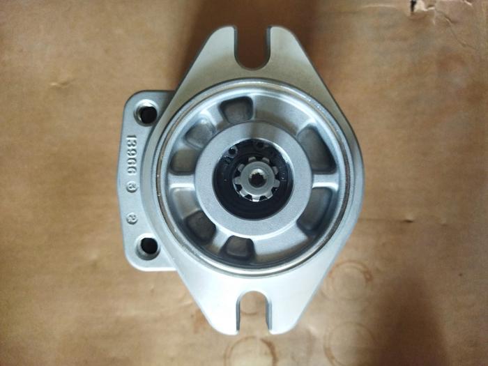 Jual YP15 A12L465 SHIMADZU JAPAN KOBELCO SK100 WHEEL GEAR PUMP ...