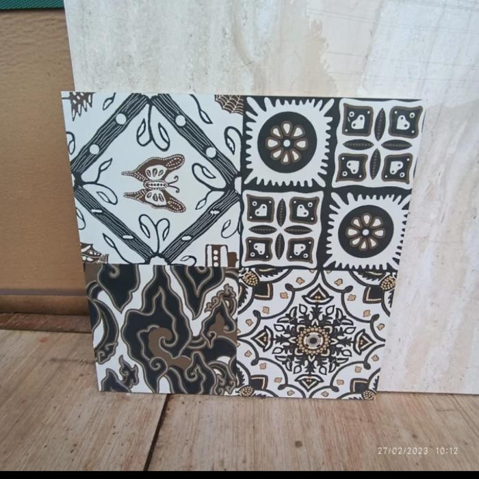 Jual Keramik Roman 30x30 D'batik Amba Tekstur Doff Grade A - Kab. Bogor ...