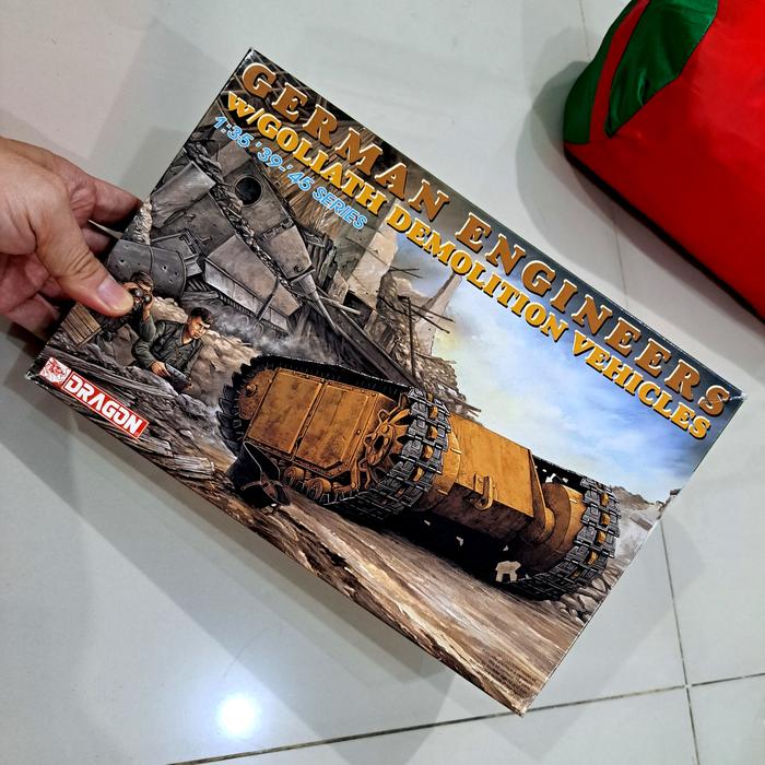 Jual 1:35 WwII German Goliath Demolition Remote tank 2 set 4 figure 2 ...