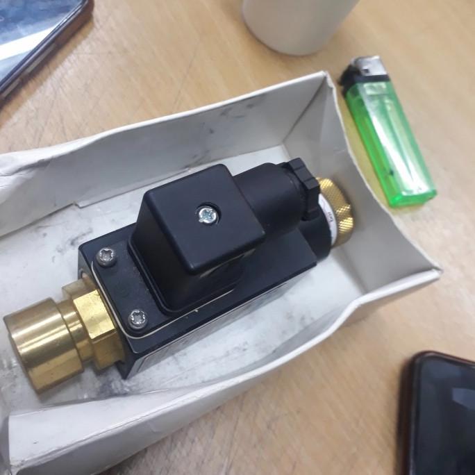 Jual Solenoid Pressure Switch Eaton Vickers St307-V2-55-B - Jakarta ...