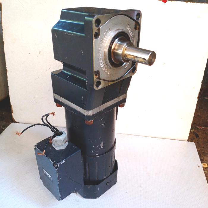 Jual ORIETAL MOTOR GEARBOX BRAKE/REM. 220V. 200 W. 300 RPM. RATIO 1:5 - Kota Surabaya - dinamo ...