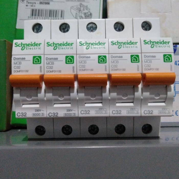 Jual MCB Schneider Domae 1P 32A 6Ka DOMF01132 Original 1 Phase 32 Amper - Jakarta Pusat ...