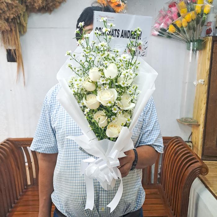 Promo Buket Bunga Mawar Putih Fresh 10 Tangkai Bouquet Wisuda Hadiah ...