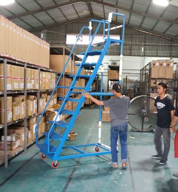 Jual Tangga Dorong . Rolling Ladders . Mobile Stairs . Tangga Gudang ...