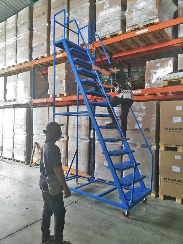 Jual Tangga Dorong . Rolling Ladders . Mobile Stairs . Tangga Gudang ...