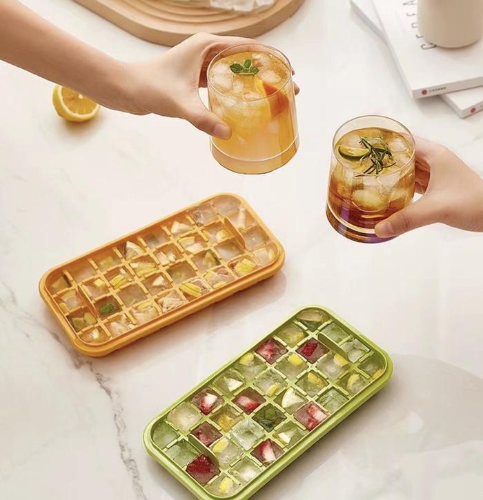 Jual Cetakan Es Batu Kotak Ice Cube Container Free Sekop Es Ice Tray ...
